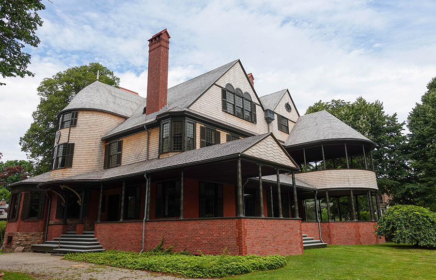 Isaac Bell House | Newport Mansions