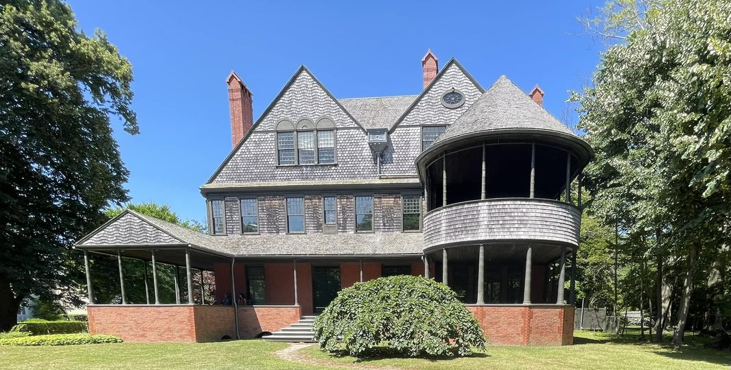 Guide-Led Tours | Newport Mansions