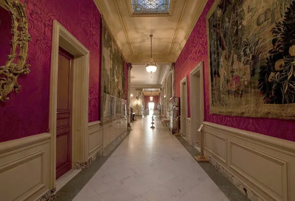 Season 2/Episode 8, "In Terms of Winning and Losing" | Newport Mansions